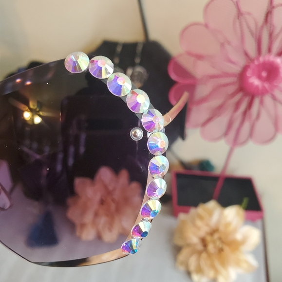 Accessories | New Sunglasses Very Beautiful Corner Diamond | Poshmark